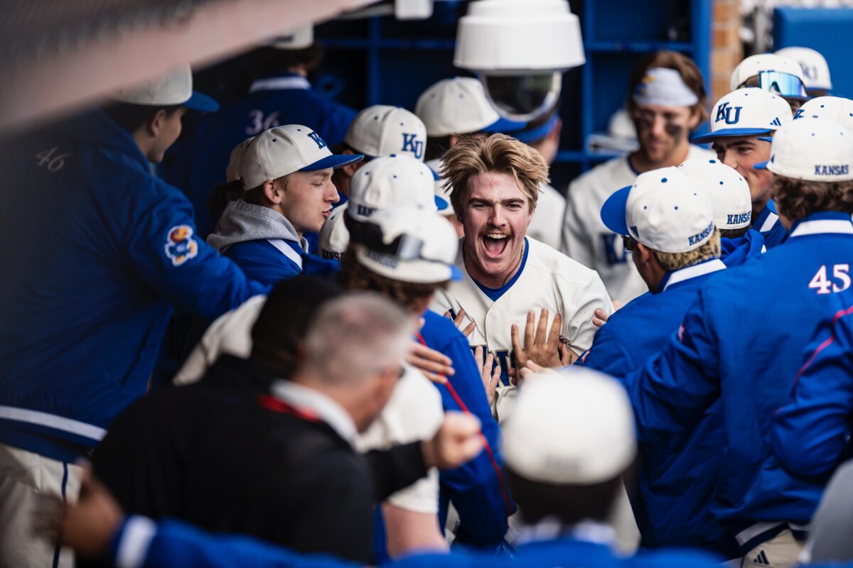 8-run inning breaks tie, powers Kansas to 21-3 victory over Milwaukee ...